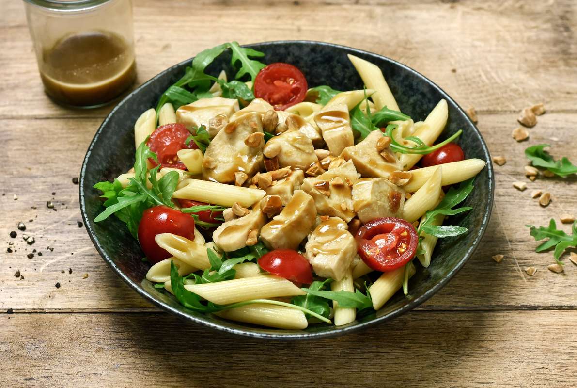 Salade de penne au poulet & vinaigrette au miel, Frichti (390 g ...