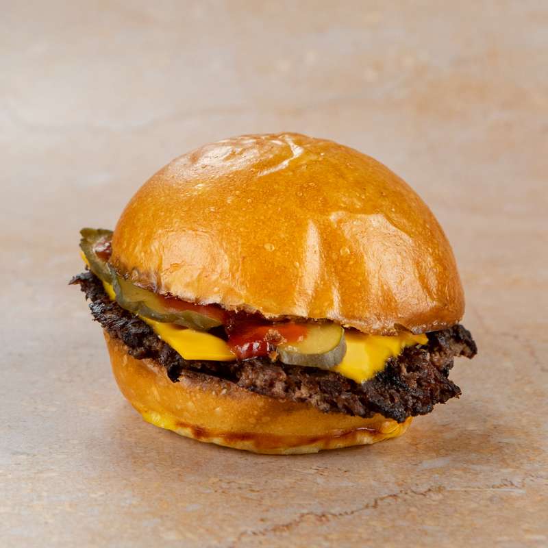 Le Cheeseburger de La belle vie (200 g) | La Belle Vie : Changez votre ...