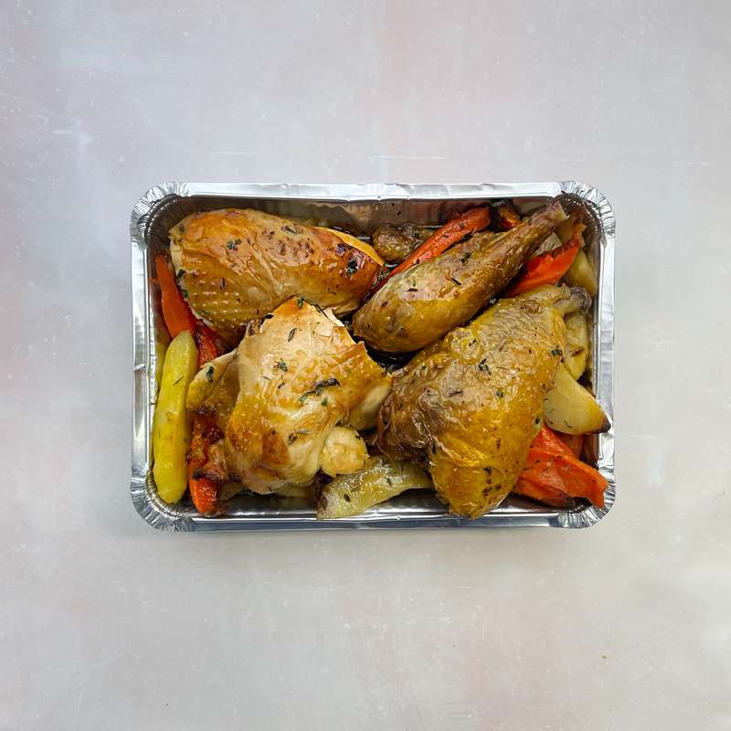 Poulet fermier rôti et légumes anciens, jus à l'estragon à partager (1 ...