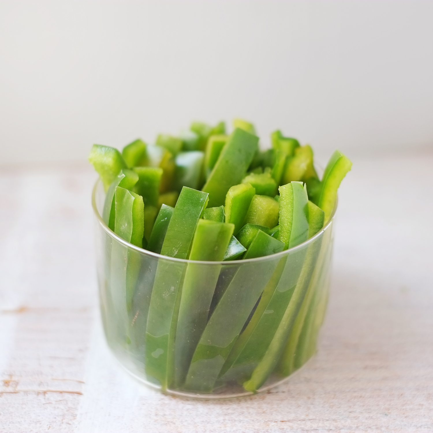 Bâtonnets de poivron vert | La belle vie : grande épicerie fine et fraiche